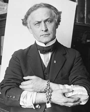 Harry Houdini: From Vaudeville Performer to World-Class Magician